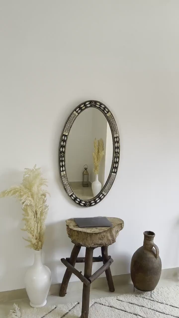 Luxury Oval Bone Mirror – Palmeraies