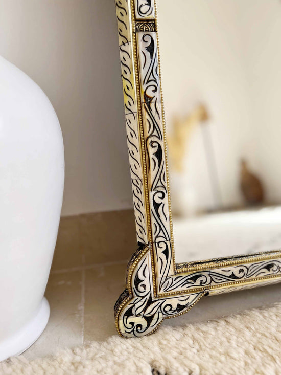Vintage Mirror | White Bone Inlay Mirror – Palmeraies